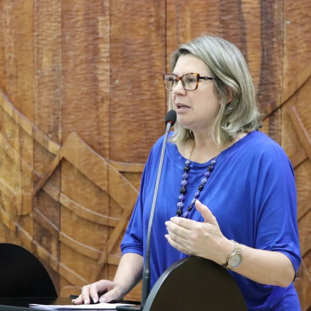 Vereadora Carla Hofmann Nota de Esclarecimento - PRIMEIRA PÁGINA SC
