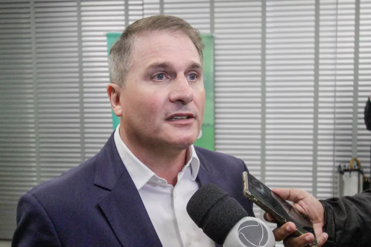 Deputado promete distribuir 500 litros de leite em Florianópolis para alertar crise no setor ...